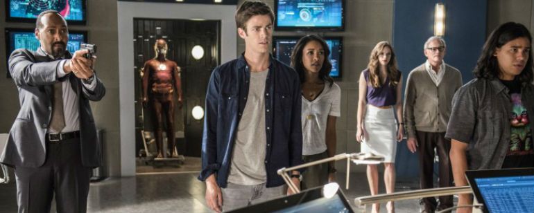 The Flash: Equipe do S.T.A.R. Labs toda reunida na primeira foto promocional da nova temporada ...
