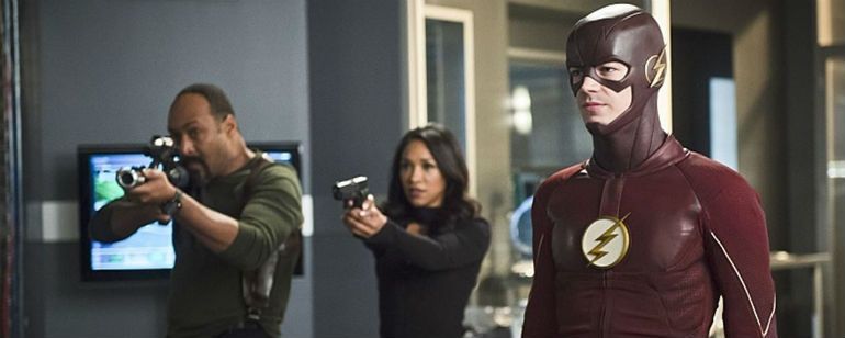 The Flash: Novas imagens mostram Barry Allen contra Zoom! - AdoroCinema