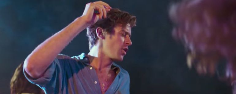 Diretor Luca Guadagnino já está trabalhando na trama da sequência de Me Chame Pelo Seu Nome ...