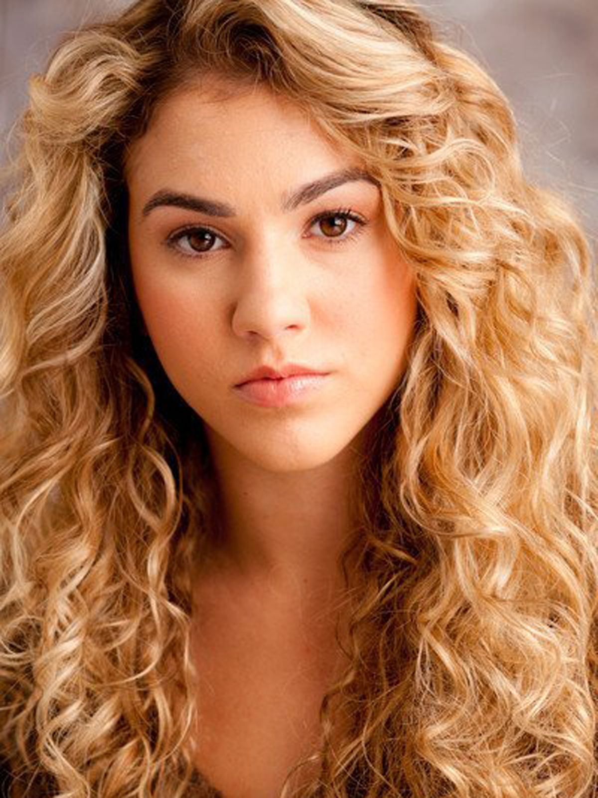 Chrysti Ane - AdoroCinema