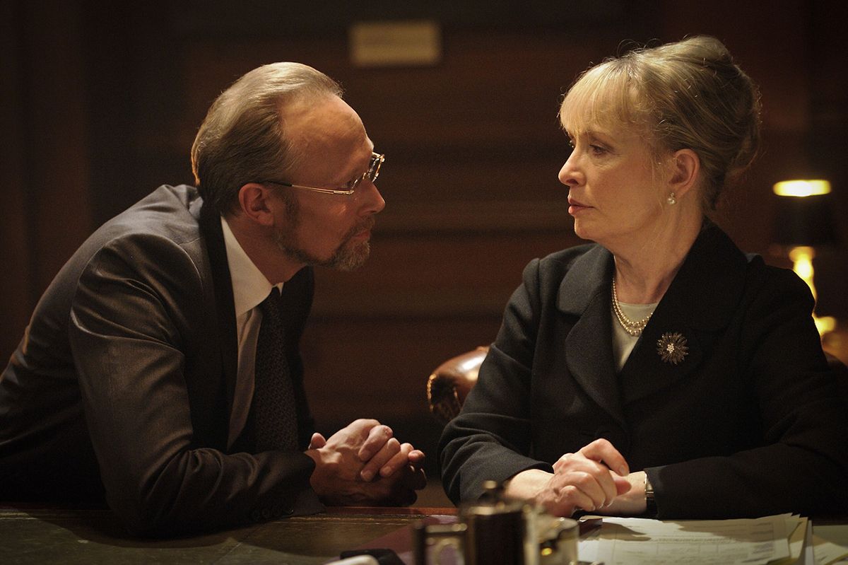 Sherlock : Sherlock : Fotos Lars Mikkelsen, Lindsay Duncan - 69 no 112 ...