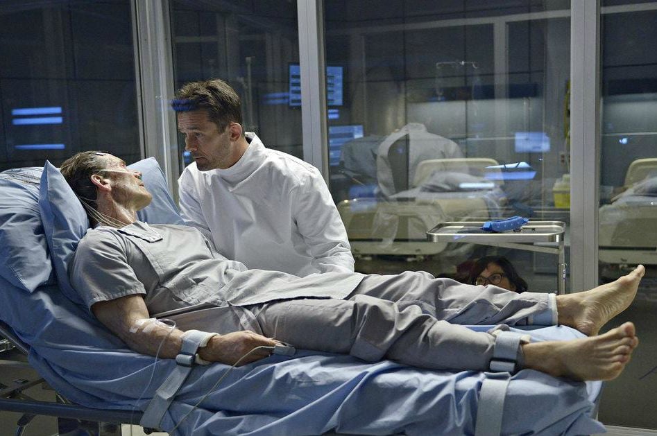 Helix : Helix : Fotos Neil Napier, Billy Campbell - 86 no 129 - AdoroCinema