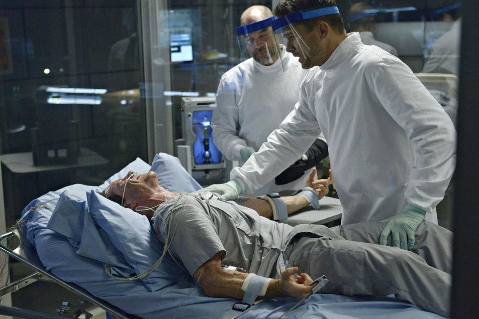 Helix : Helix : Fotos Neil Napier, Billy Campbell - 85 no 129 - AdoroCinema