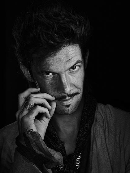 Black Sails : Fotos Toby Schmitz - 117 no 143 - AdoroCinema