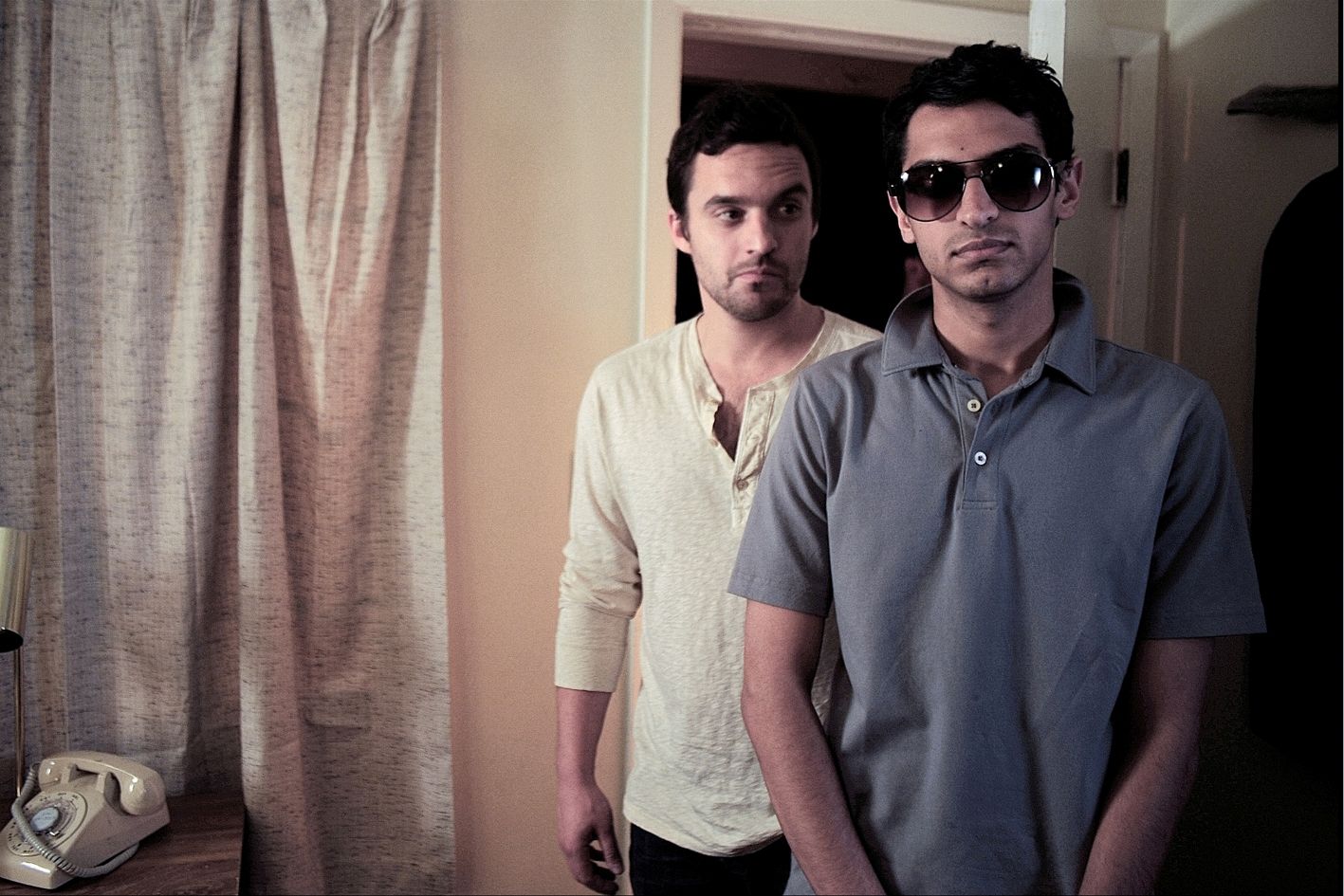 Foto de Karan Soni - Sem Segurança Nenhuma : Fotos Jake Johnson, Karan ...