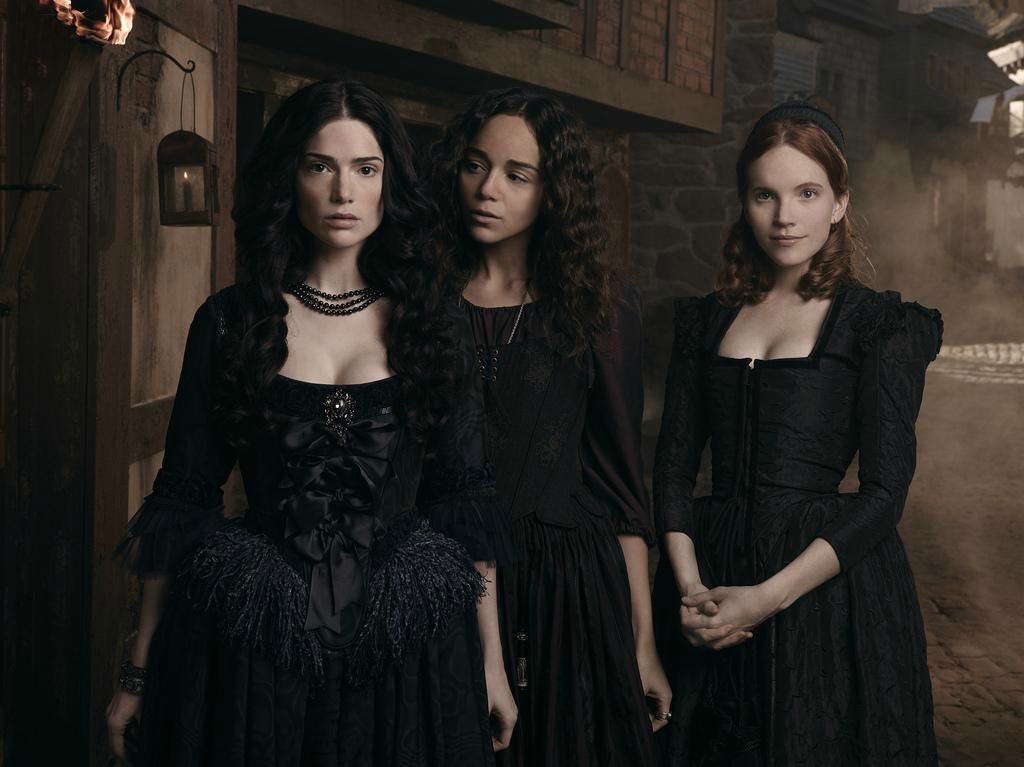 Salem : Fotos Ashley Madekwe, Janet Montgomery, Tamzin Merchant - 117 ...