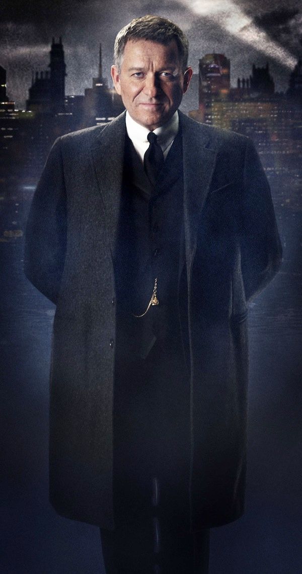 Gotham (2014) : Fotos Sean Pertwee - 577 no 578 - AdoroCinema