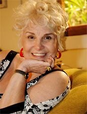 Íris Bruzzi - AdoroCinema