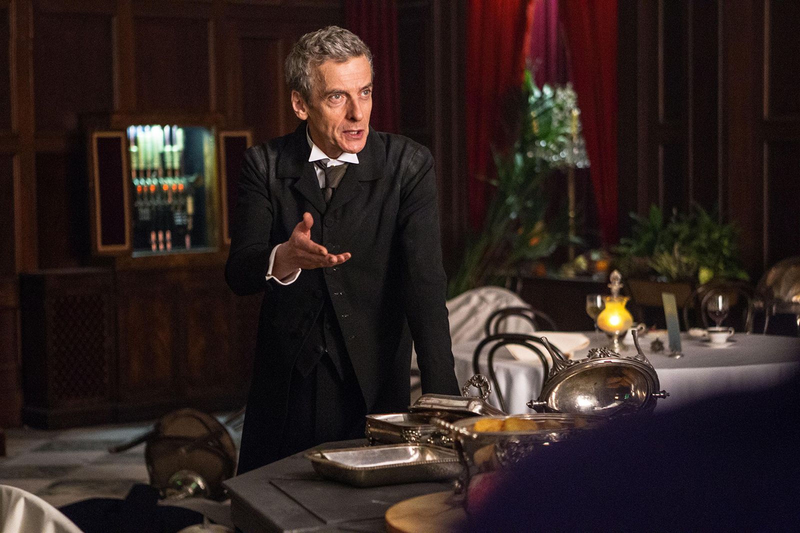 Doctor Who (2005) : Doctor Who (2005) : Fotos Peter Capaldi - 293 no 821 - AdoroCinema
