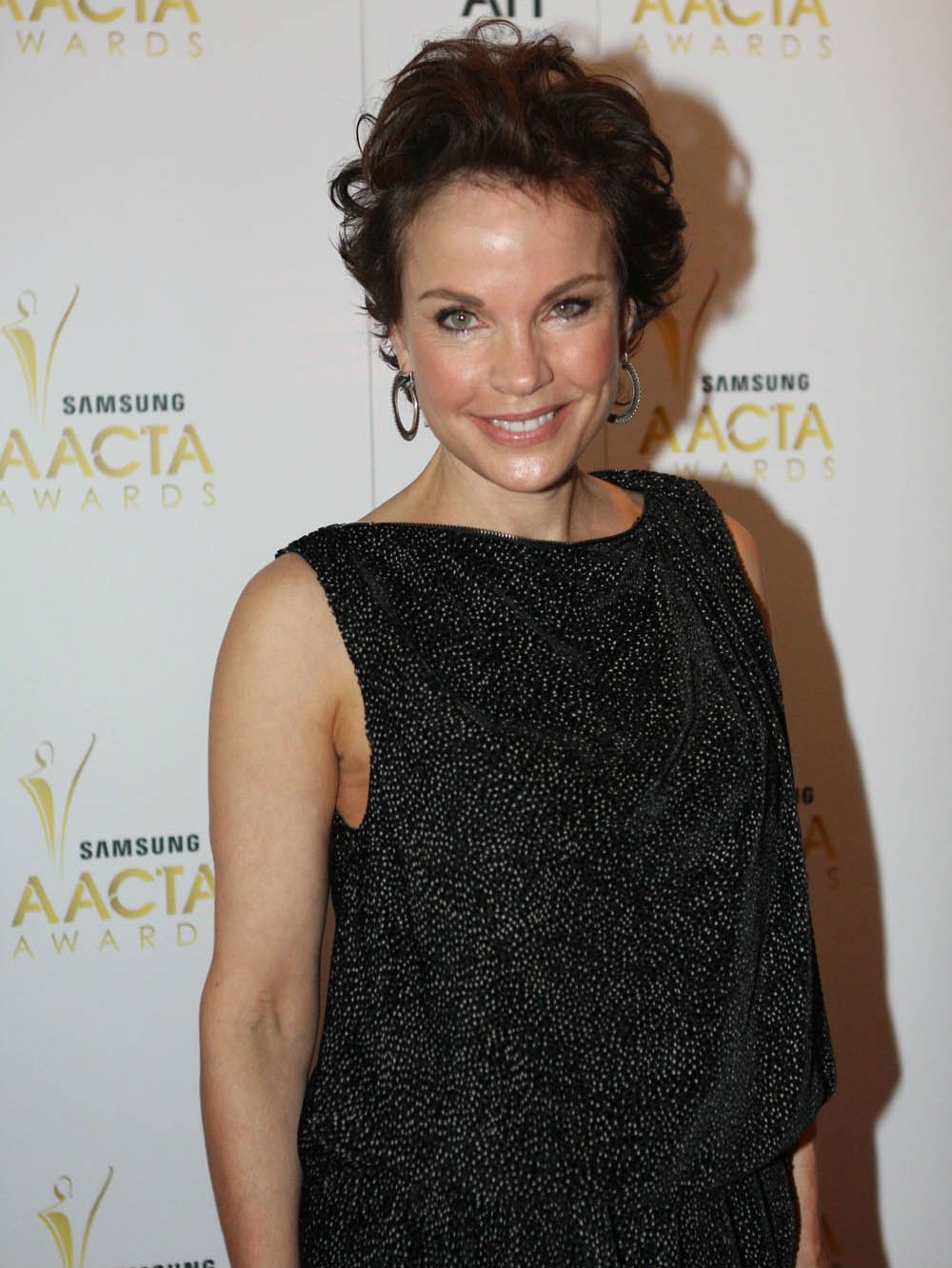 Sigrid Thornton - AdoroCinema