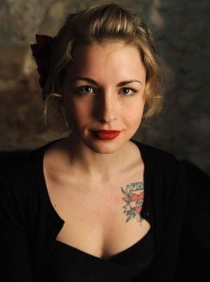 Molly Dunsworth - AdoroCinema