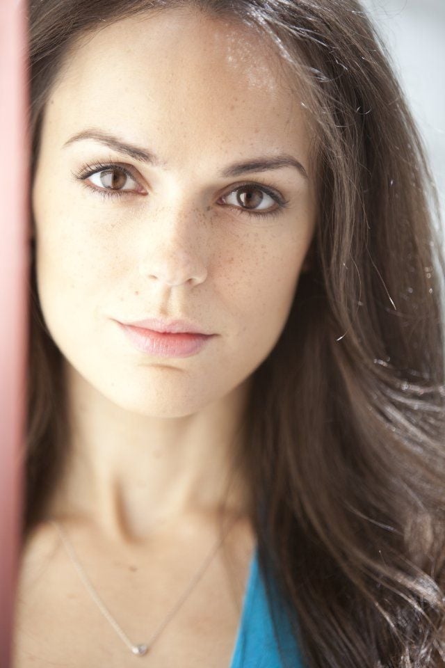 Erin Cahill - AdoroCinema