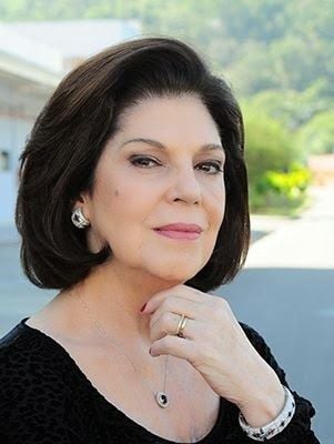 Ester Góes - AdoroCinema