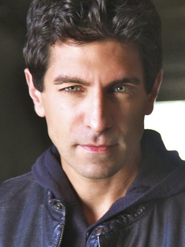 Thom Bishops - AdoroCinema