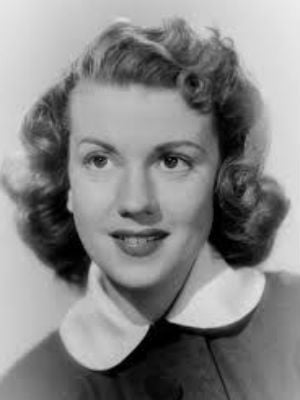 Aline Towne - AdoroCinema