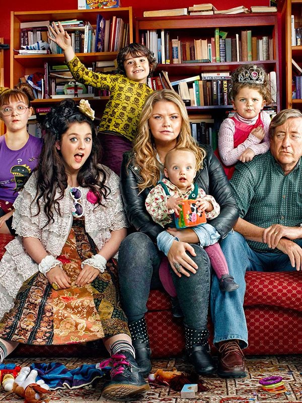 Pôster Raised By Wolves (2013) - Pôster 2 no 2 - AdoroCinema