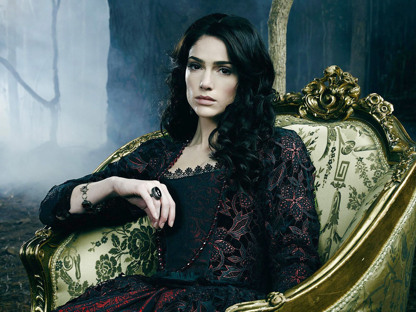 Salem : Fotos Janet Montgomery - 92 no 120 - AdoroCinema