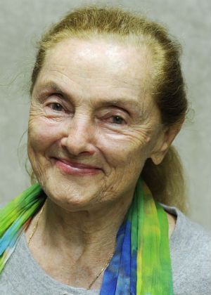 Erni Mangold - AdoroCinema