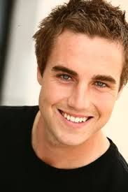 Dustin Harnish - AdoroCinema