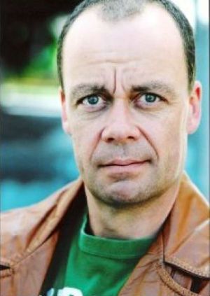 Brian Finney - AdoroCinema