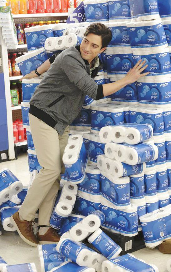 Superstore : Superstore : Fotos Ben Feldman - 150 no 162 - AdoroCinema