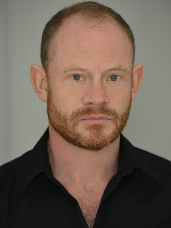 Robert Hands - AdoroCinema