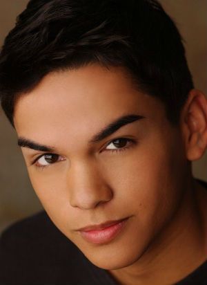 John D. Montoya - AdoroCinema