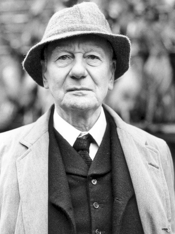 Alan Bridges - AdoroCinema