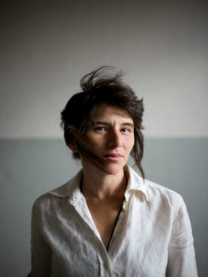 Fiona Tan - AdoroCinema