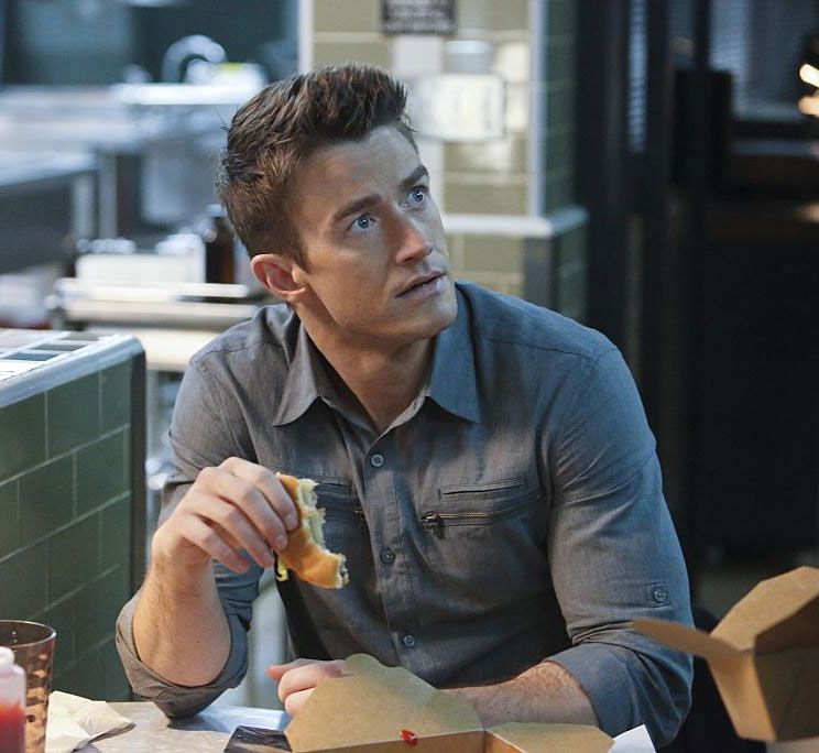 iZombie : iZombie : Fotos Robert Buckley - 252 no 397 - AdoroCinema