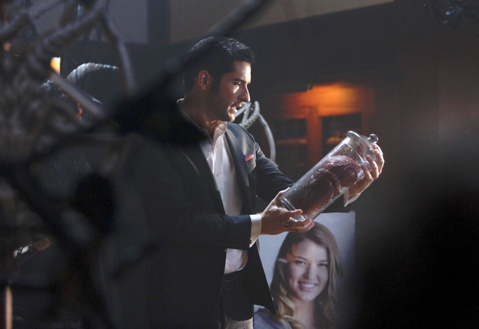 Lucifer : Lucifer : Fotos Tom Ellis - 329 no 430 - AdoroCinema