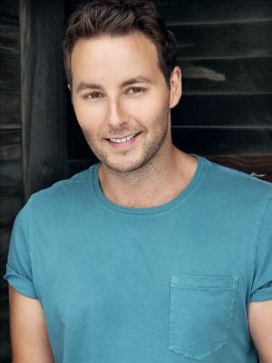 Brett Rogers - AdoroCinema