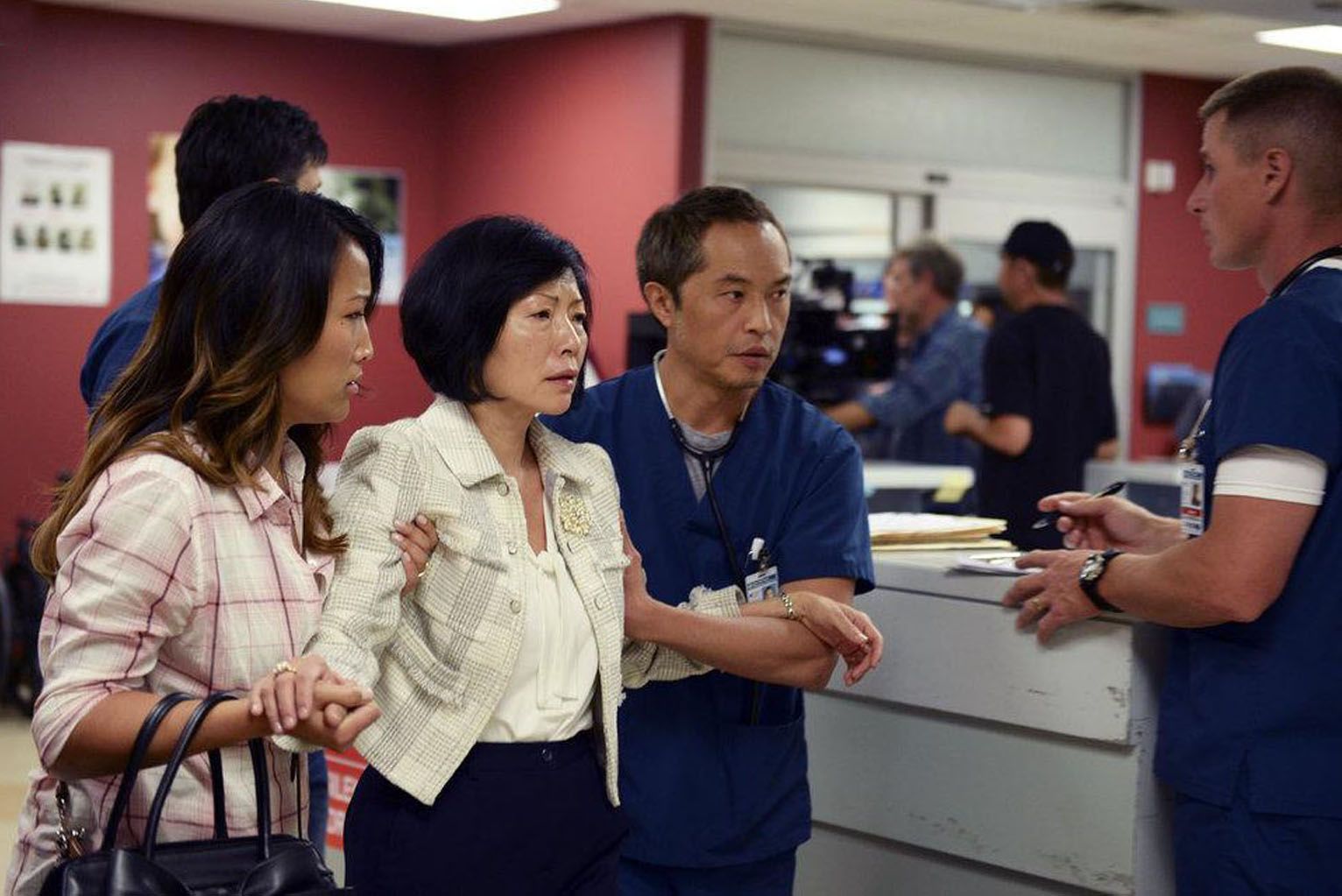 The Night Shift : The Night Shift : Fotos Elizabeth Sung, Tina Huang ...