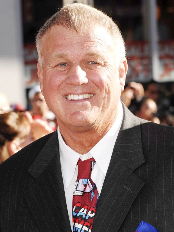 Reb Brown - AdoroCinema