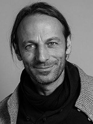 Simon Stadler - AdoroCinema