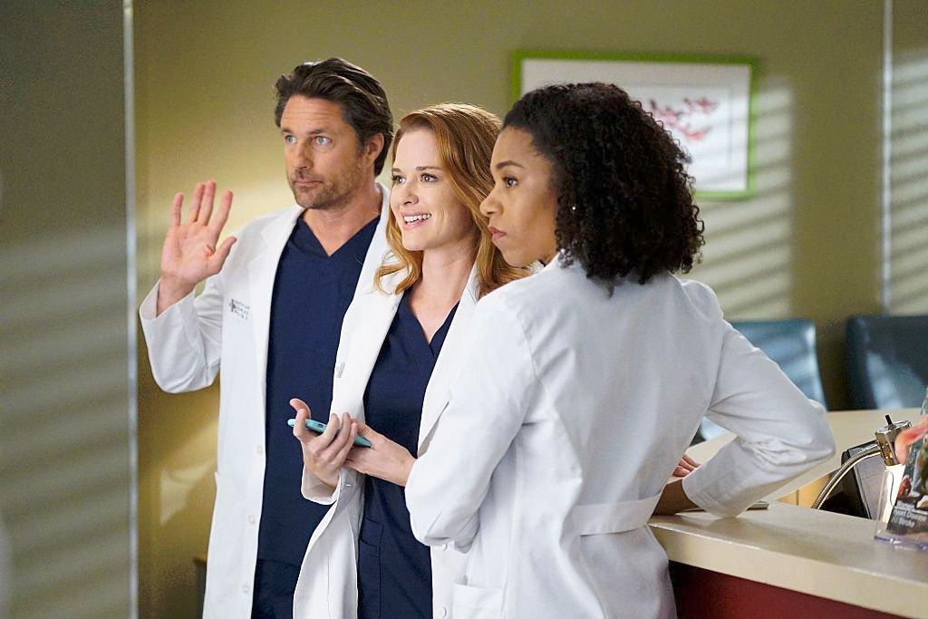 Grey's Anatomy : Grey's Anatomy : Fotos Jerrika Hinton, Martin ...