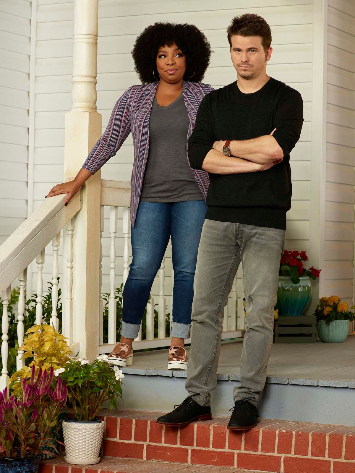 Kevin (Probably) Saves the World : Fotos Kimberly Hebert Gregory, Jason ...