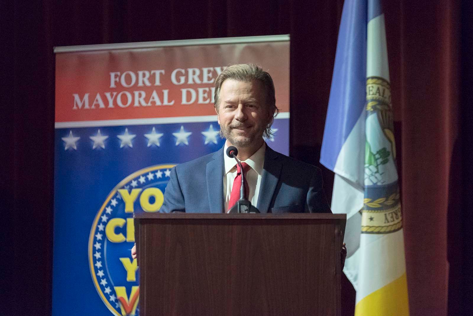 The Mayor : The Mayor : Fotos David Spade - 47 no 74 - AdoroCinema