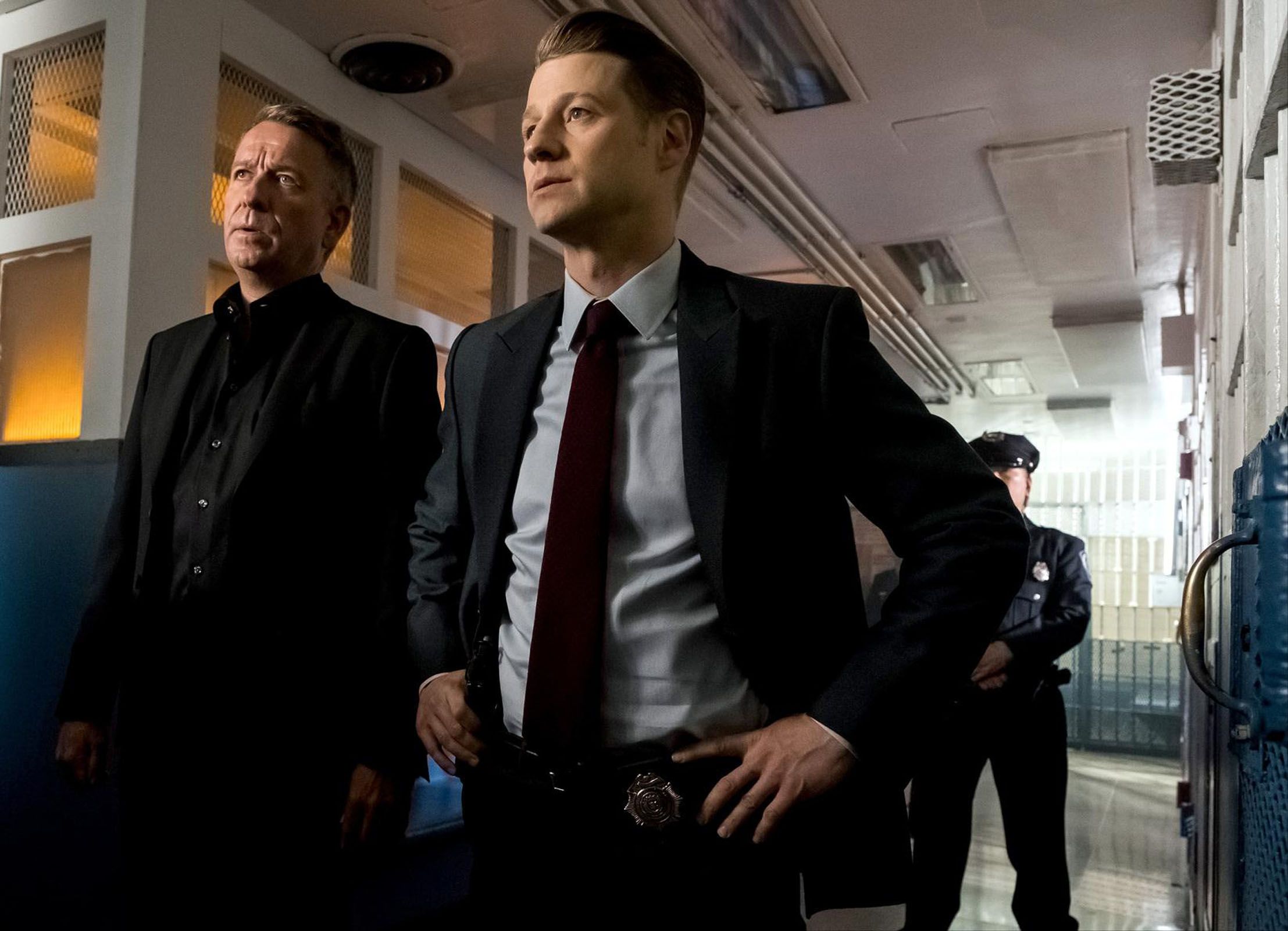 Foto de Ben McKenzie - Gotham (2014) : Fotos Ben McKenzie, Sean Pertwee - Foto 53 de 194 ...