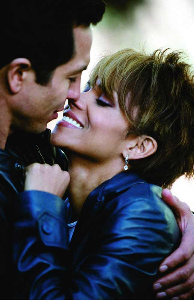 Foto de Halle Berry - Mulher-Gato : Fotos Halle Berry, Benjamin Bratt ...