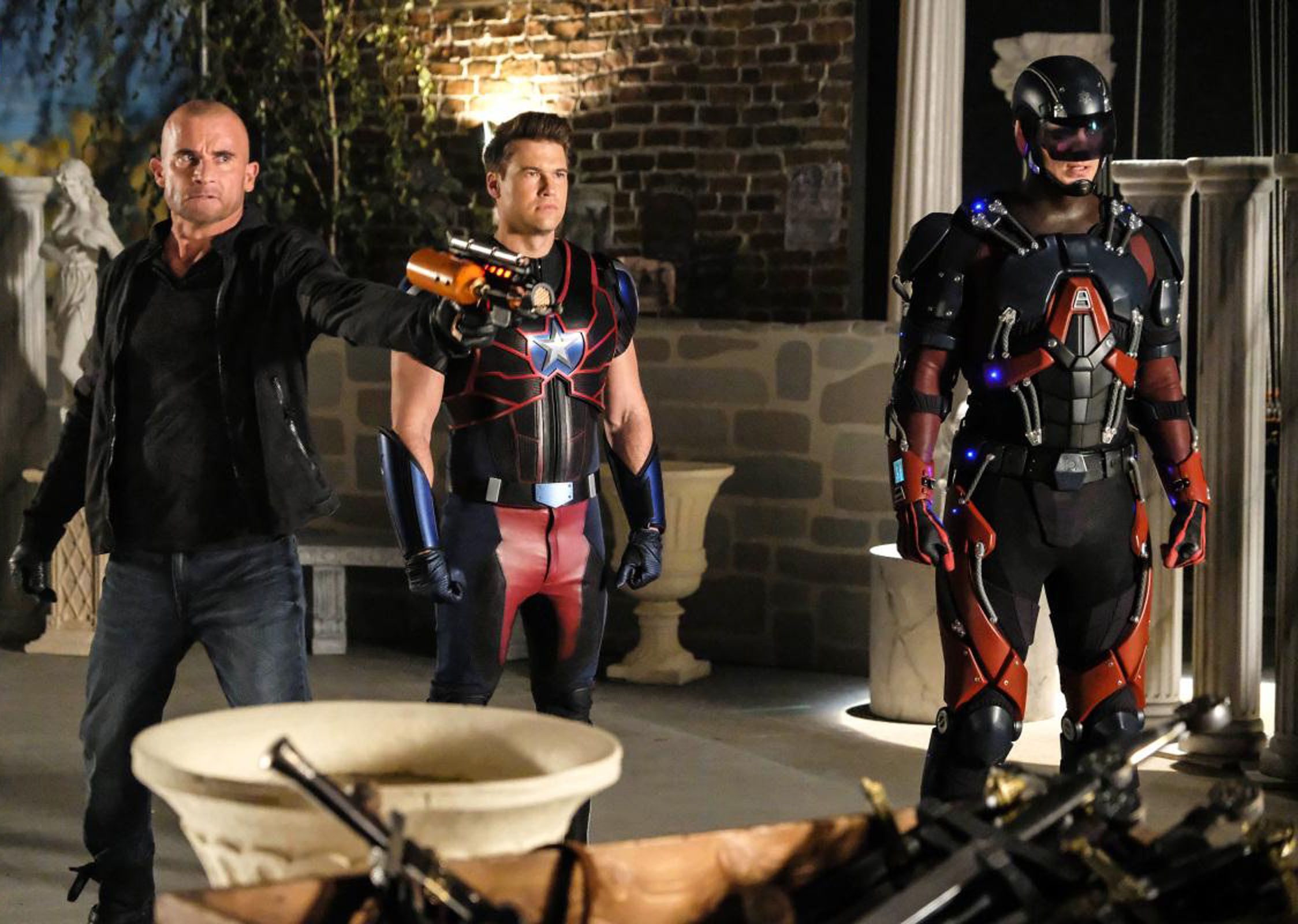 Legends of Tomorrow : Legends of Tomorrow : Fotos Nick Zano, Dominic ...