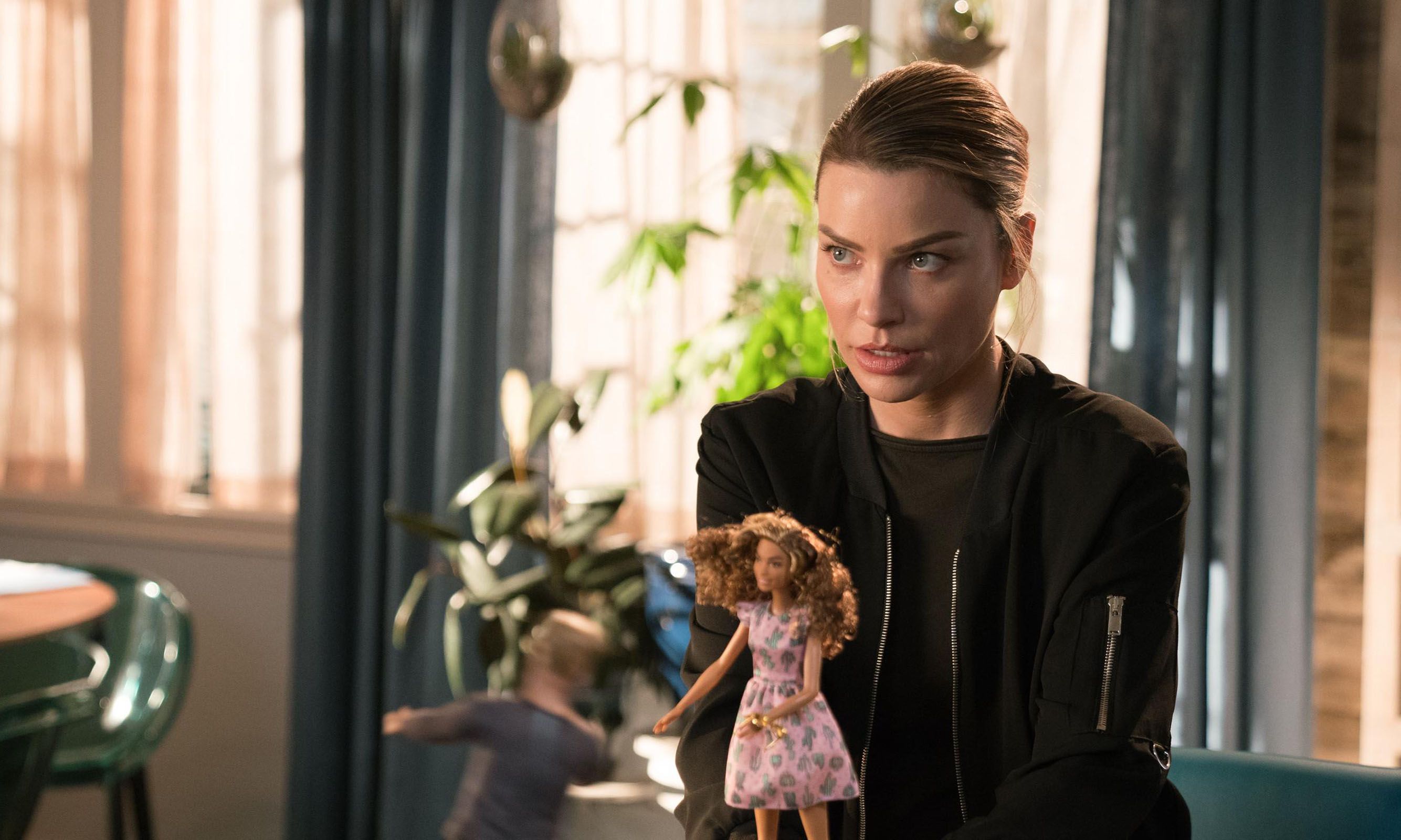 Lucifer : Lucifer : Fotos Lauren German - 176 no 430 - AdoroCinema