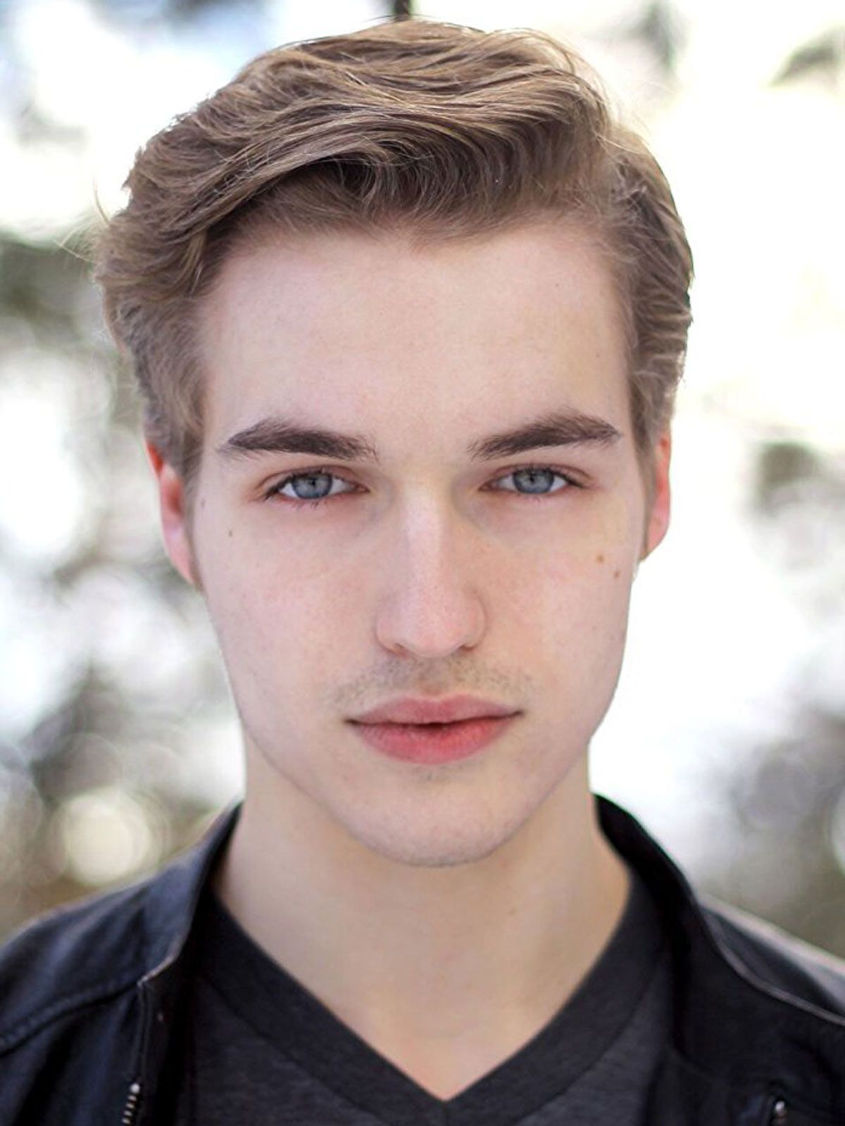 Trevor Stines - AdoroCinema