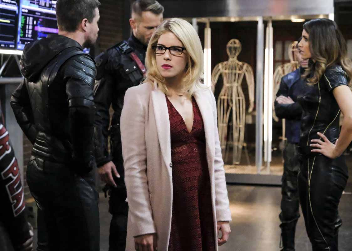 Arrow : Arrow : Fotos Emily Bett Rickards - 184 no 1136 - AdoroCinema