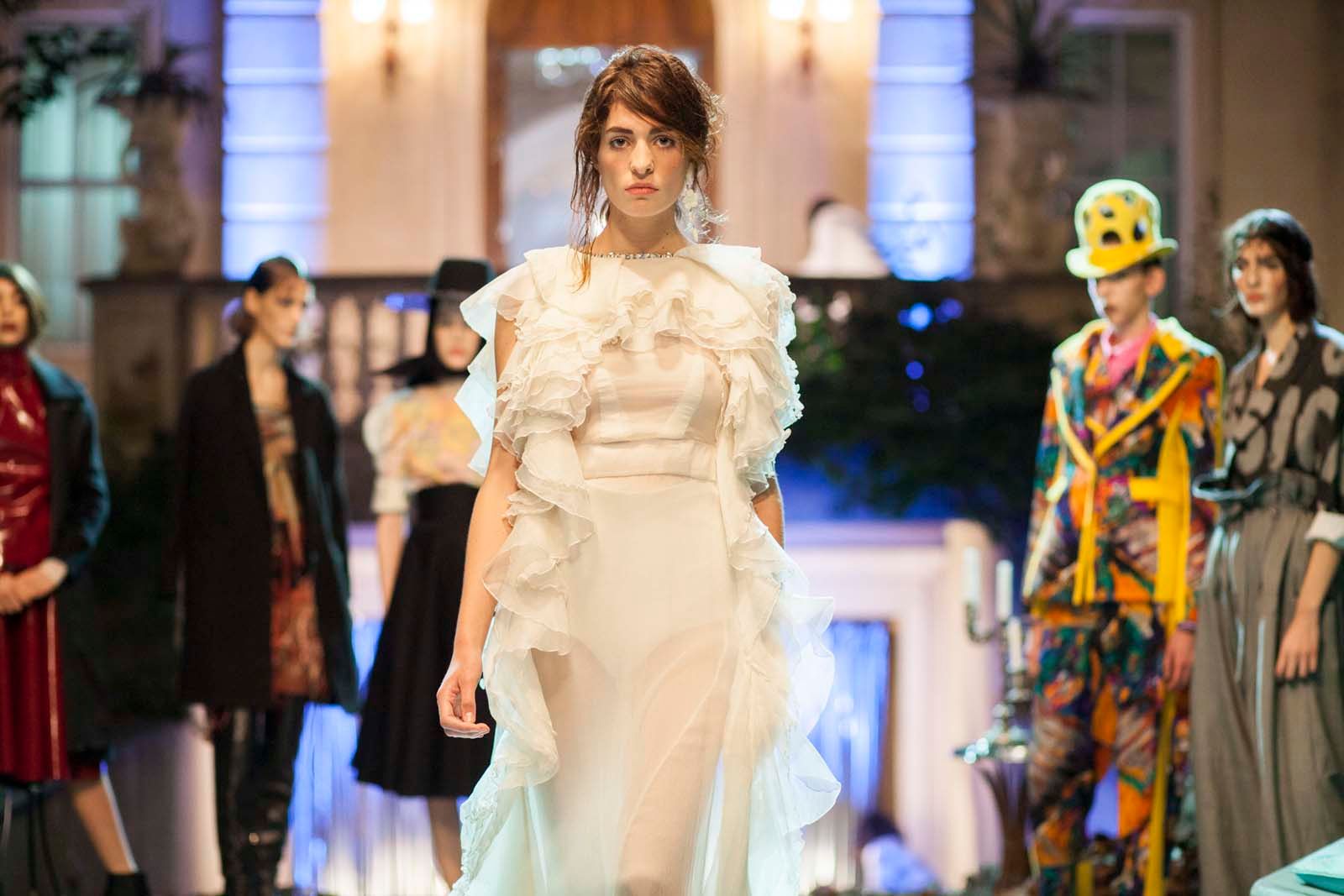 EDHA : EDHA : Fotos - 6 no 9 - AdoroCinema