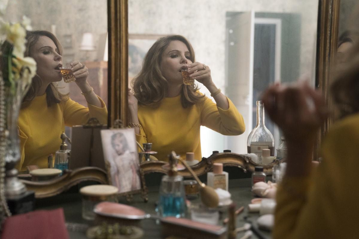 Patrick Melrose: Foto Jennifer Jason Leigh - 4 no 12 - AdoroCinema