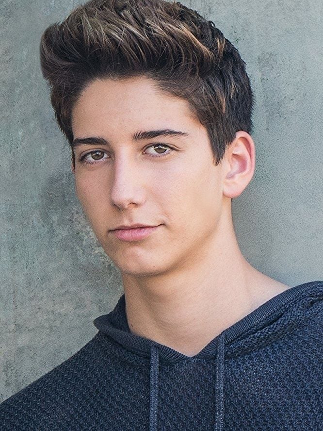Milo Manheim - AdoroCinema
