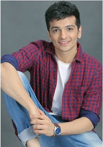 Devansh Doshi - AdoroCinema