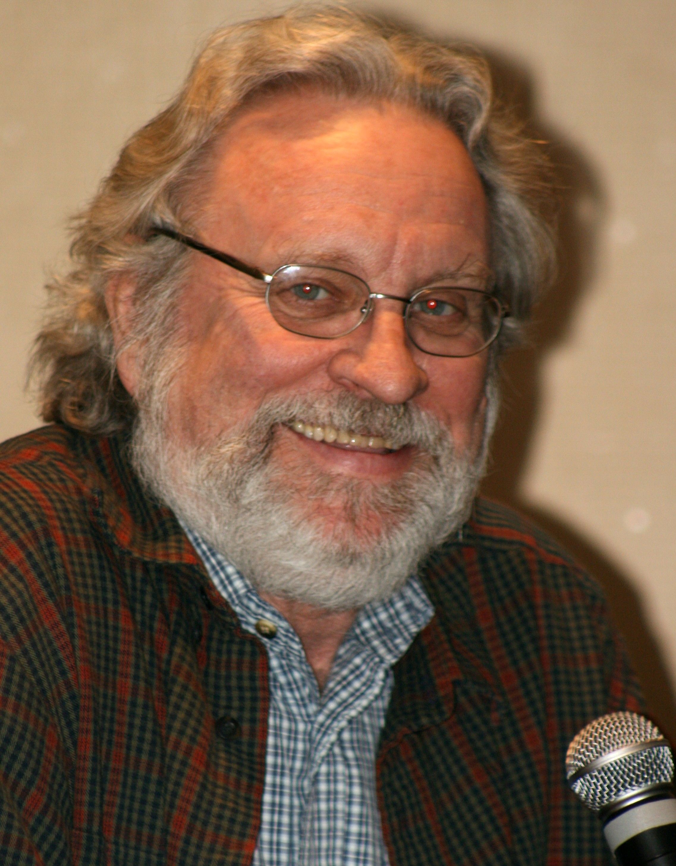 David Schmoeller - AdoroCinema