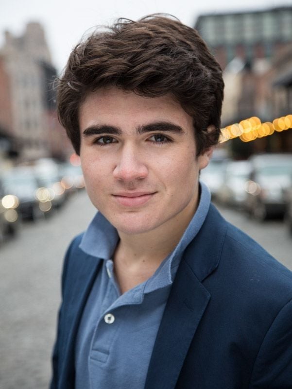 Harrison Holzer - AdoroCinema